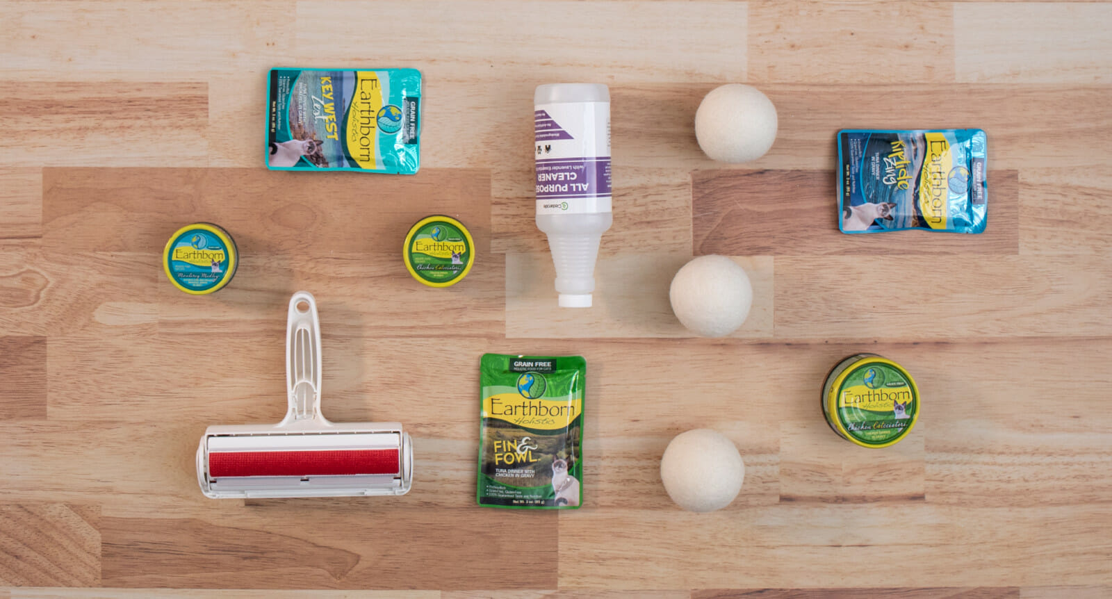 11 Eco-Friendly Cat Products | Earthborn Holistic Pet Food